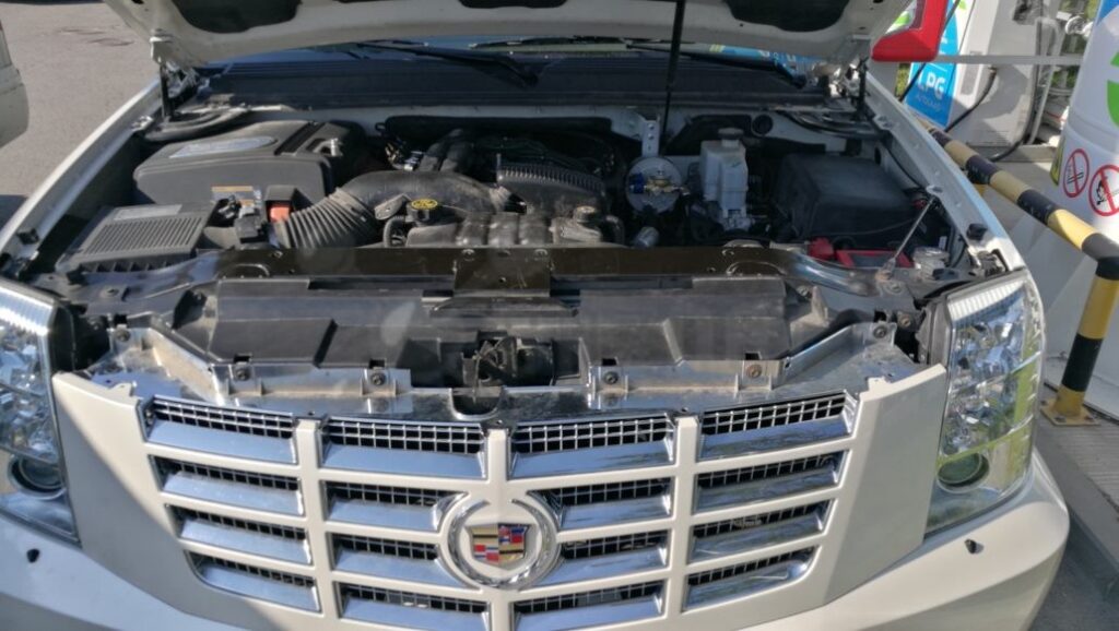 Cadillac Escalade 6.0 V8 hybrid - Gaznet Autokeskused